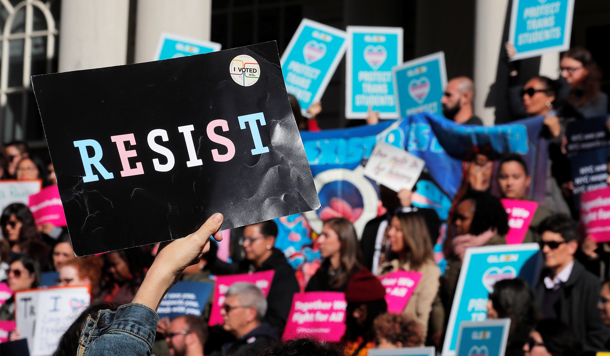 Patagonia Will Bail Out Employees Who "Peacefully Protest" for Abortion ...