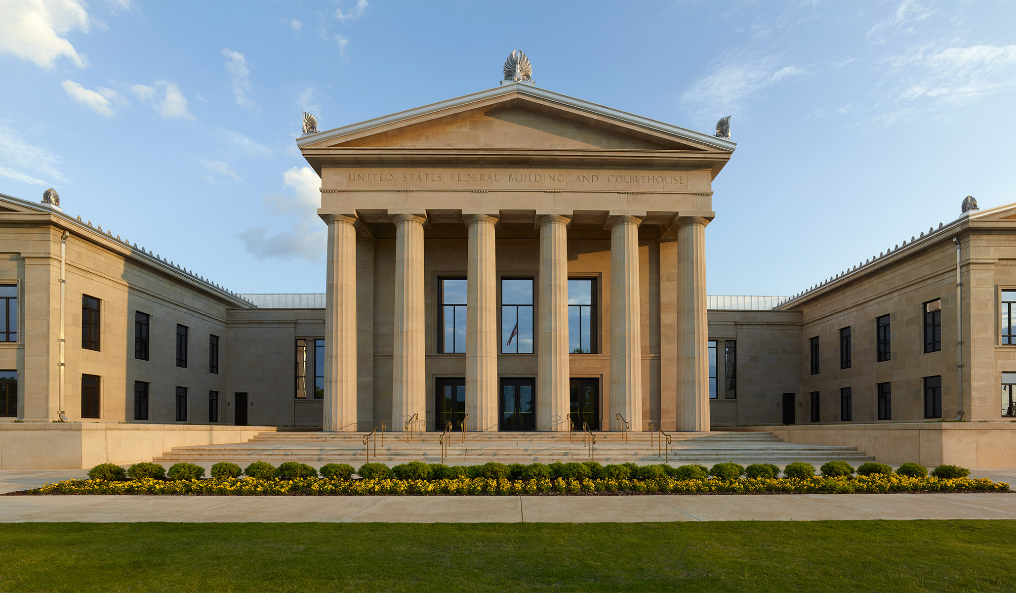 Federal Building Architecture: Classical Style & Civic Ideals ...