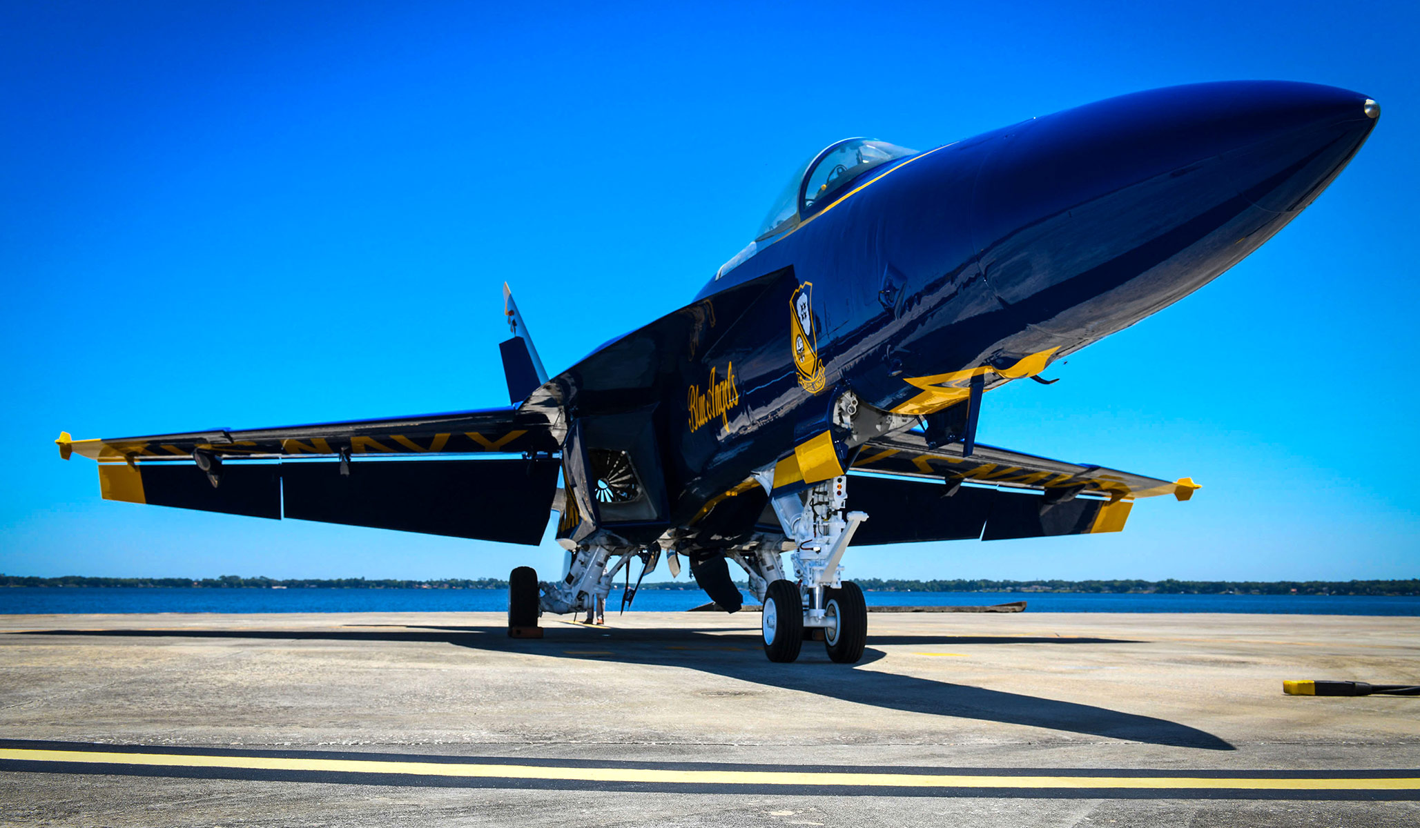 Navy Blue Angels Upgrade to F/A-18 Super Hornet | National Review