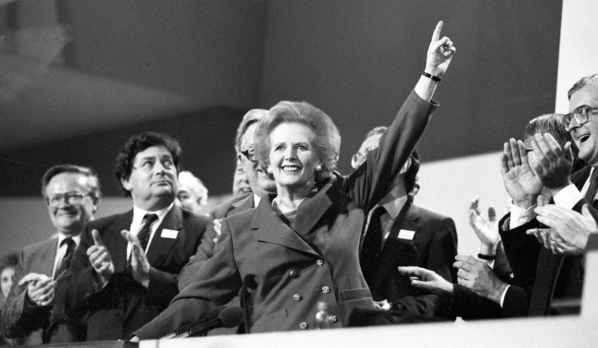 Thatcherismo EL HEXÁGONO CARMESÍ: CHRISTOPHER NOLAN: EL ESPEJO Y LA