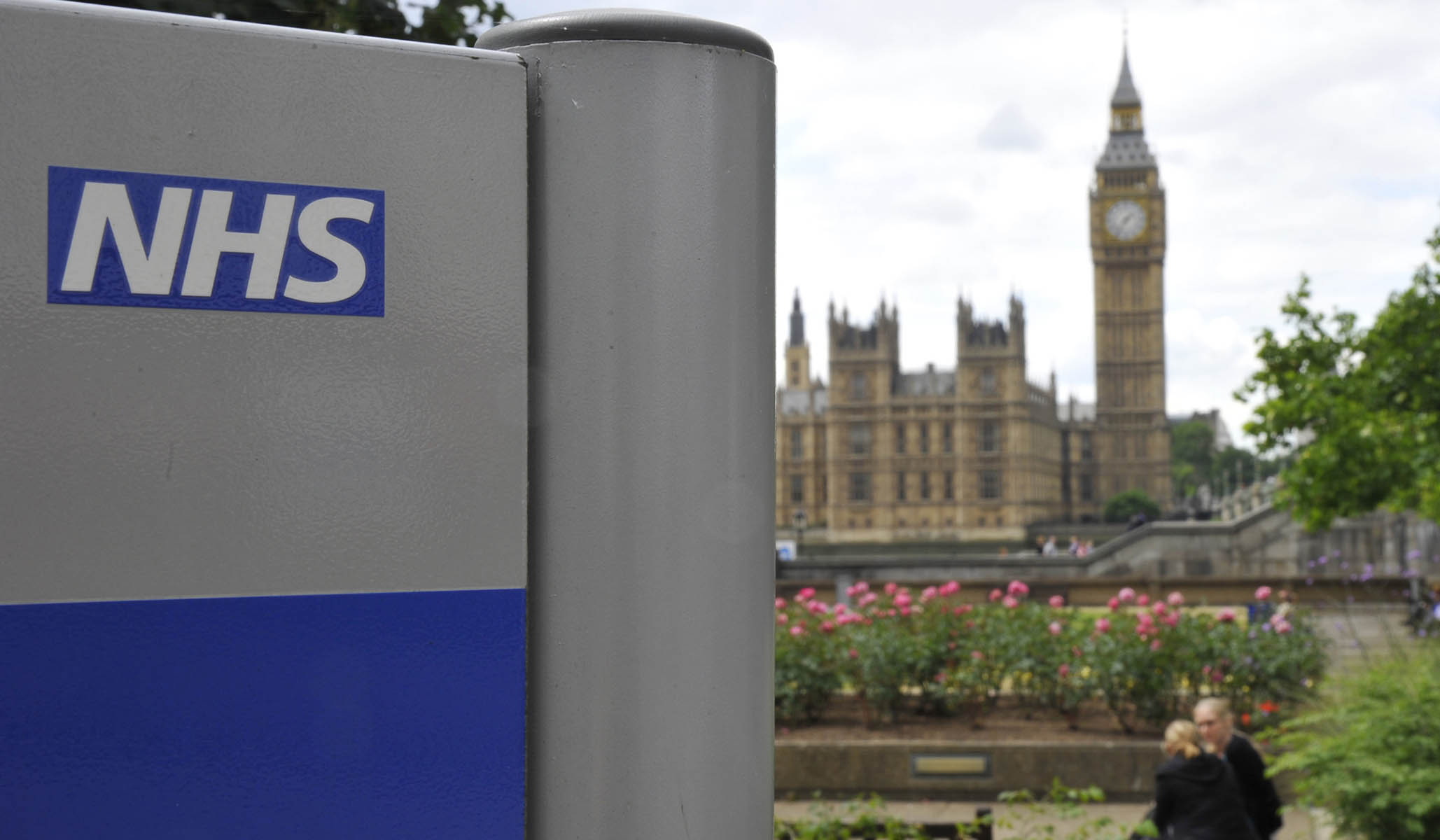 NHS Transgender Phase: NHS Warns Gender Dysphoria in Teens Could Be ...